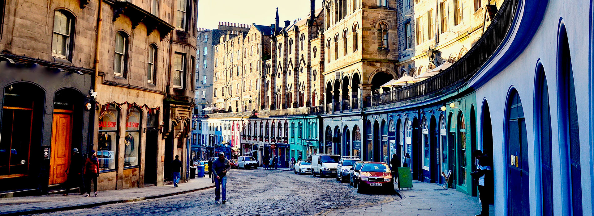 Victoria Street, the most magical avenue in all of Edinburgh